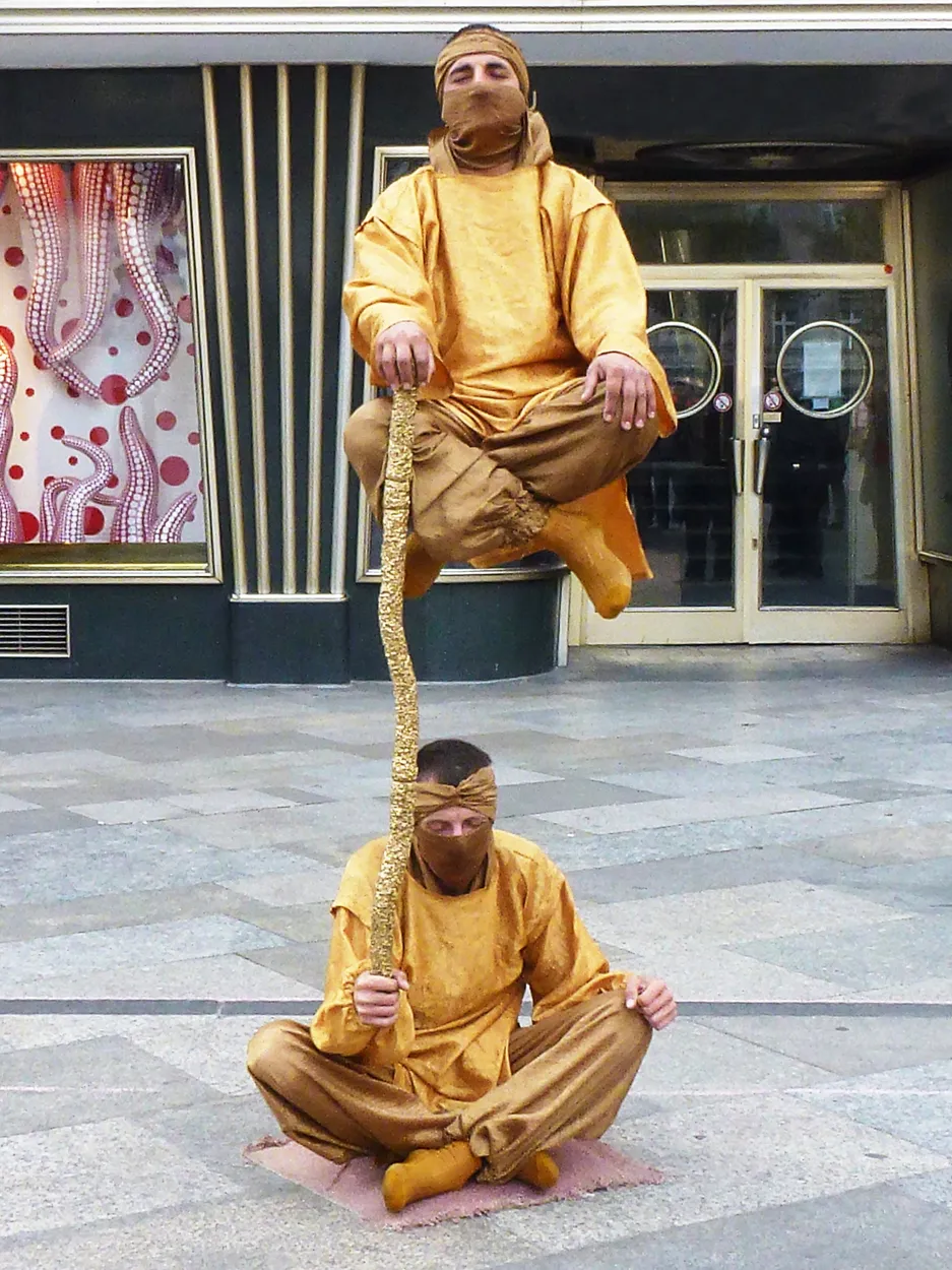 Living Statue Street Performers - portraiture photo contest ...