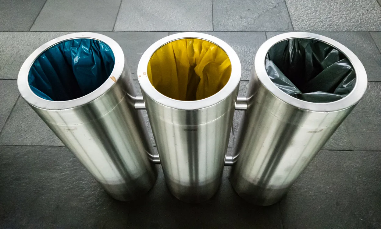 Rubbish Bins - street photo contest | Photocrowd photo competitions ...