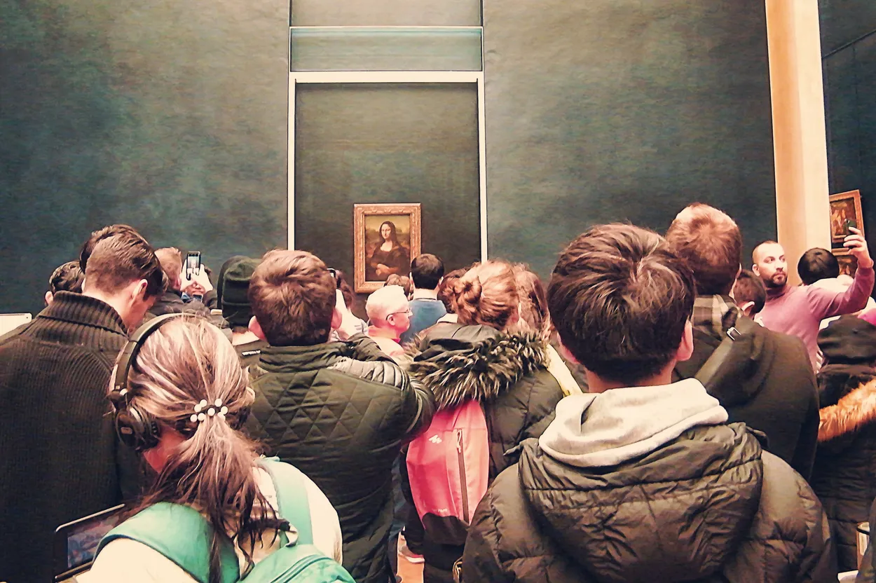 People in Museums and Galleries - interiors photo contest | Photocrowd ...
