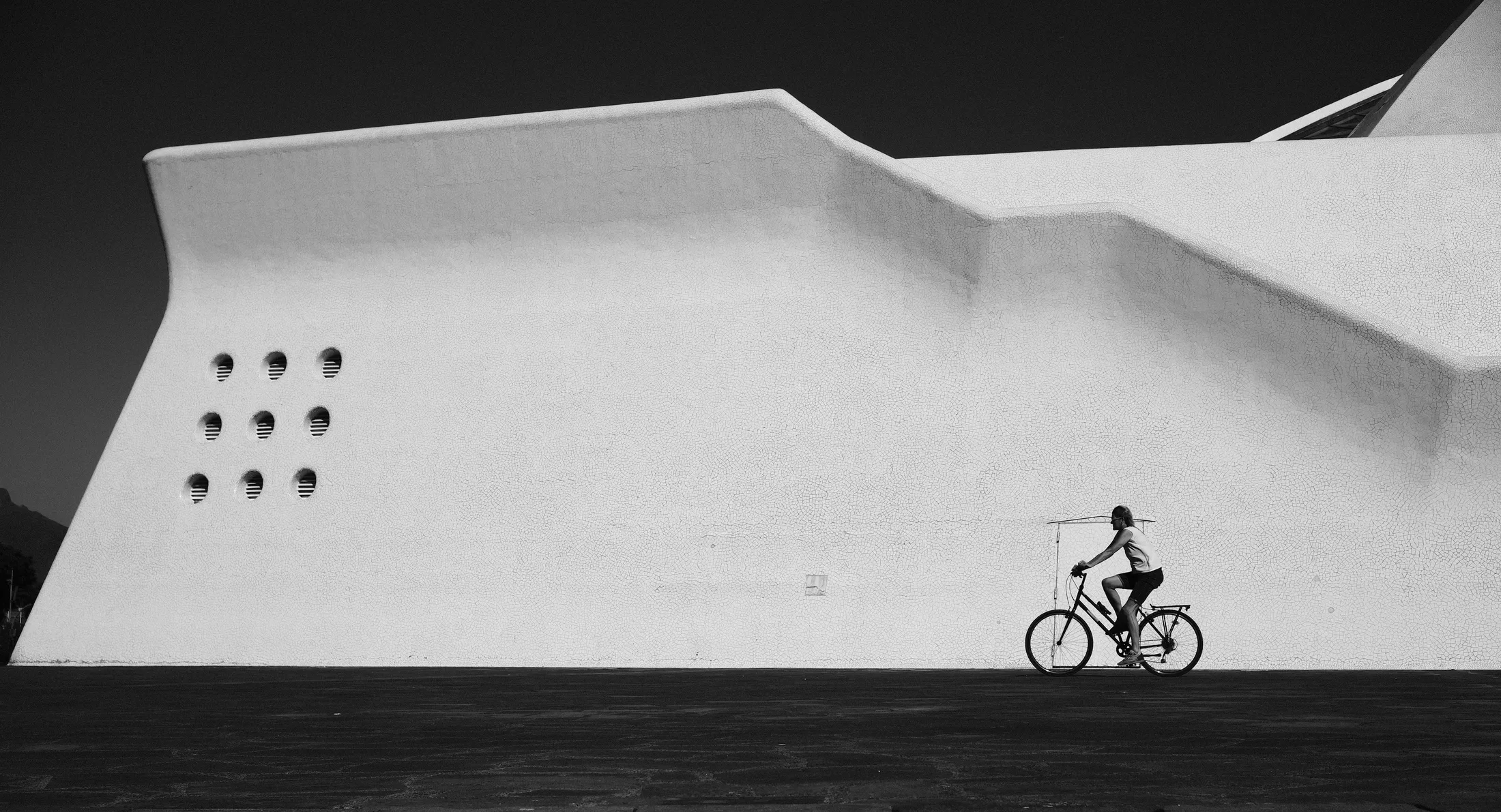 Composition - negative space - technique photo contest | Photocrowd ...