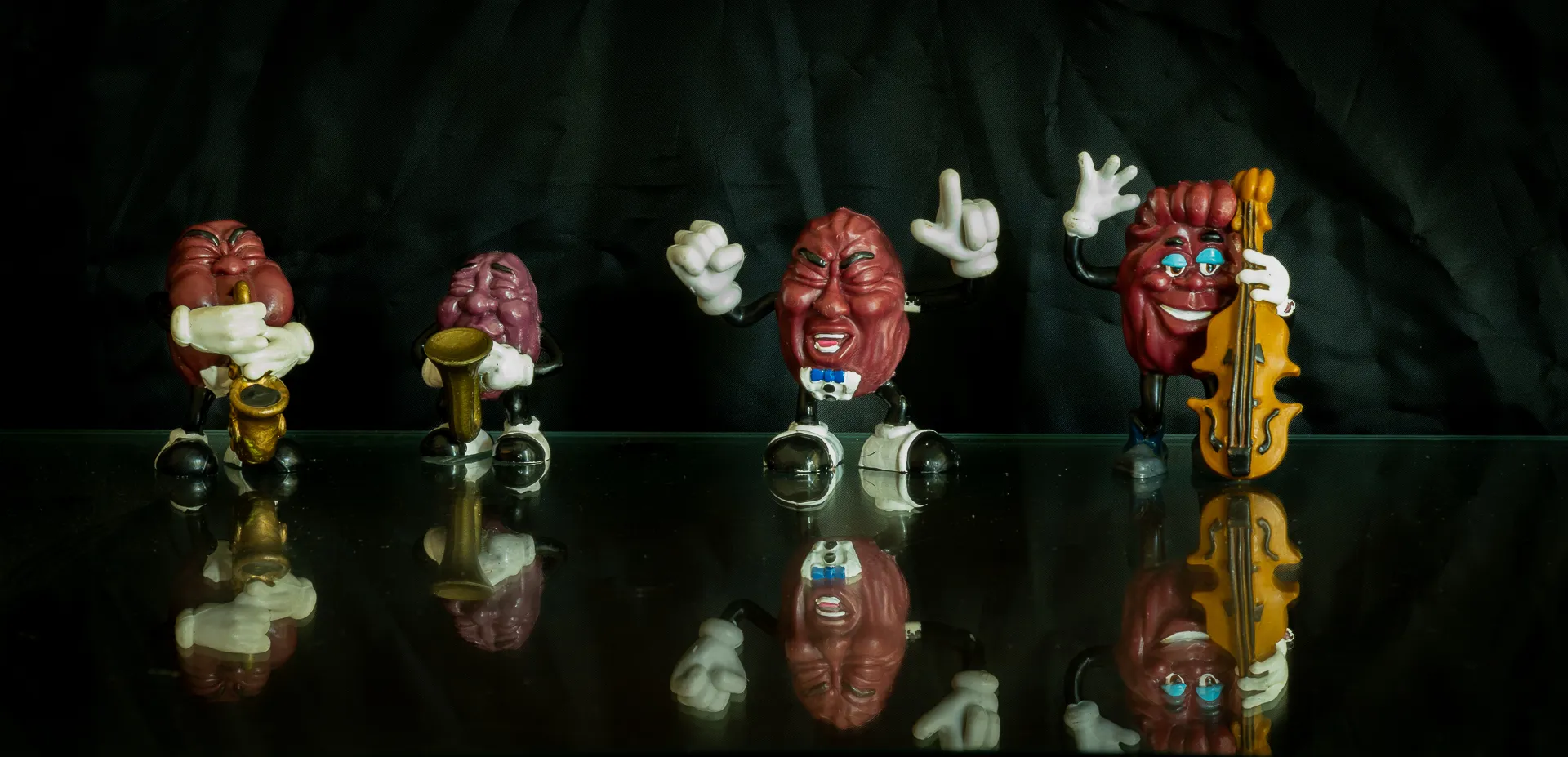 Four People, Animals or Objects - stilllife photo contest | Photocrowd ...